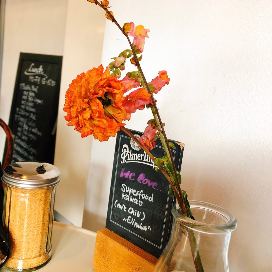 【Lina’s Coffee】パンケーキが美味しかったデュッセルドルフのカフェ｜ヴィーガンやグルテンフリー中心 | タビシタ