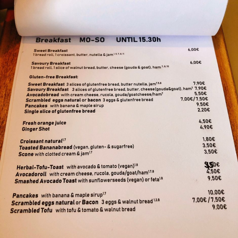 【Lina’s Coffee】パンケーキが美味しかったデュッセルドルフのカフェ｜ヴィーガンやグルテンフリー中心 | タビシタ