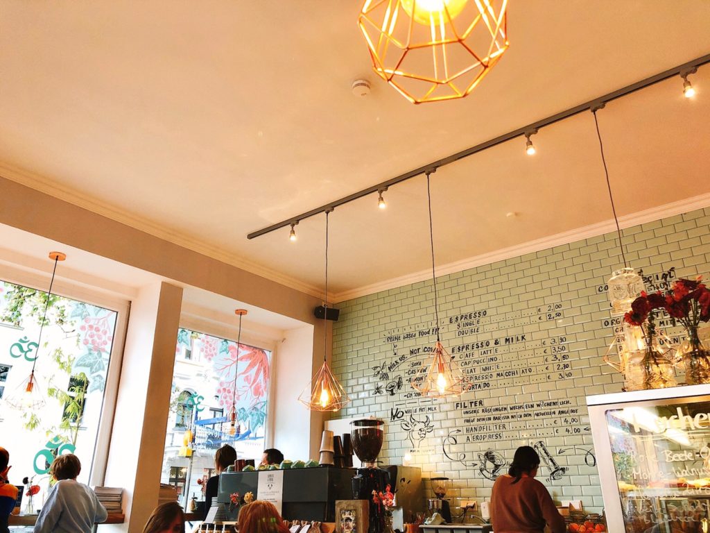 【Lina’s Coffee】パンケーキが美味しかったデュッセルドルフのカフェ｜ヴィーガンやグルテンフリー中心 | タビシタ
