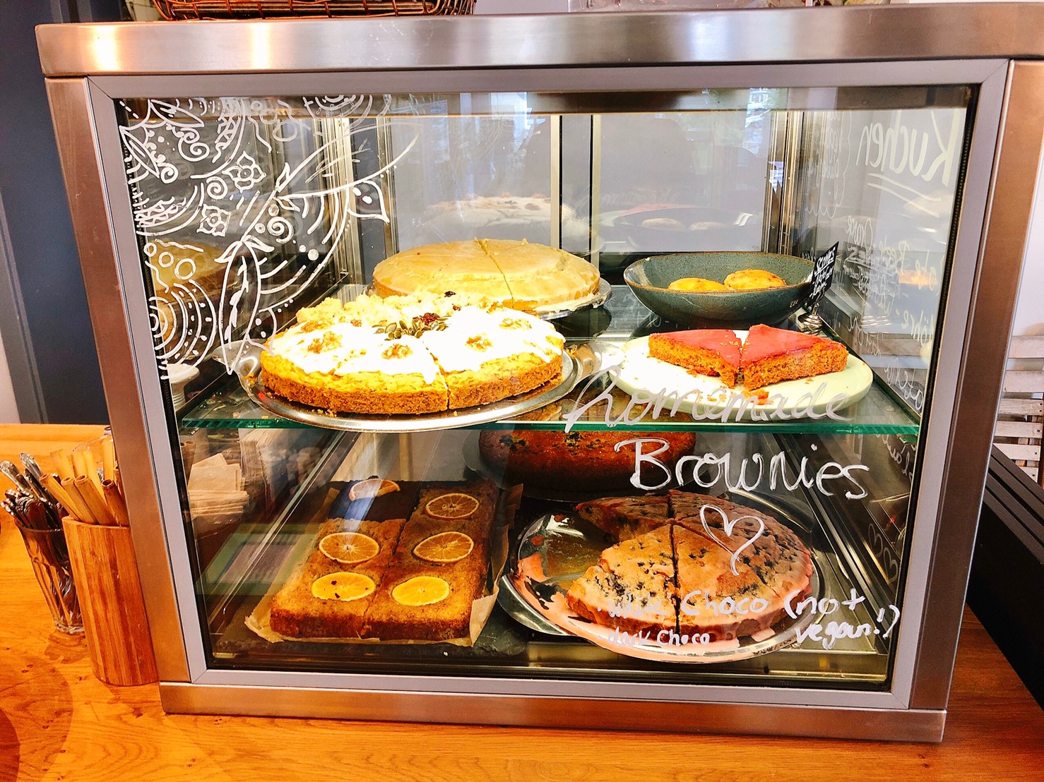 【Lina’s Coffee】パンケーキが美味しかったデュッセルドルフのカフェ｜ヴィーガンやグルテンフリー中心 | タビシタ